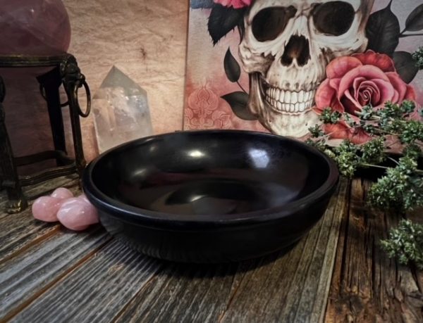 Black Stone Scrying Bowl – The Red Haired Witch